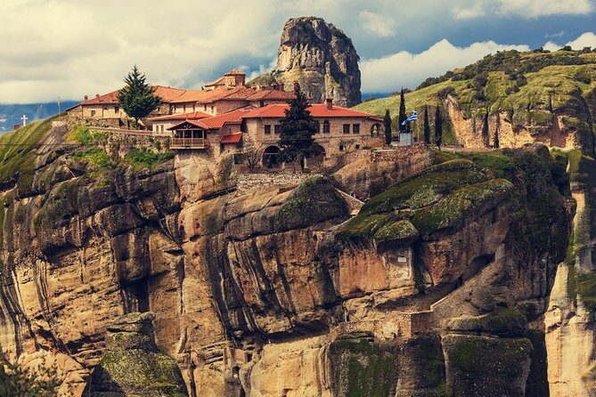 Mercedes Private Tour to Meteora, Delphi and Thermopylae - Who Should Consider This Tour?