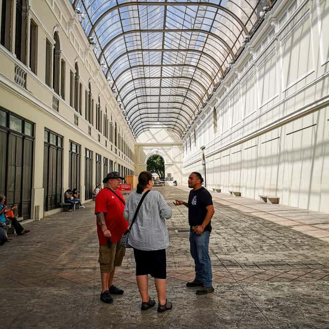 Mérida Walking Tour with Drink & Snacks - Discover Mérida: A Walk Through History, Flavors, and Local Secrets