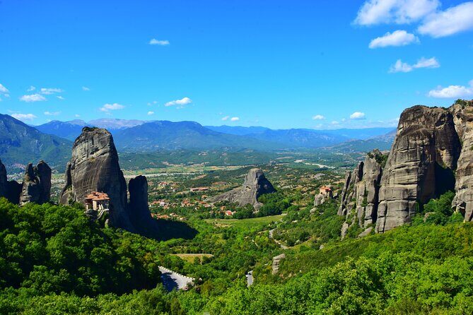 Meteora: A Private Journey to the Monasteries in the sky - The Thermopylae Battlefield: A Powerful Detour