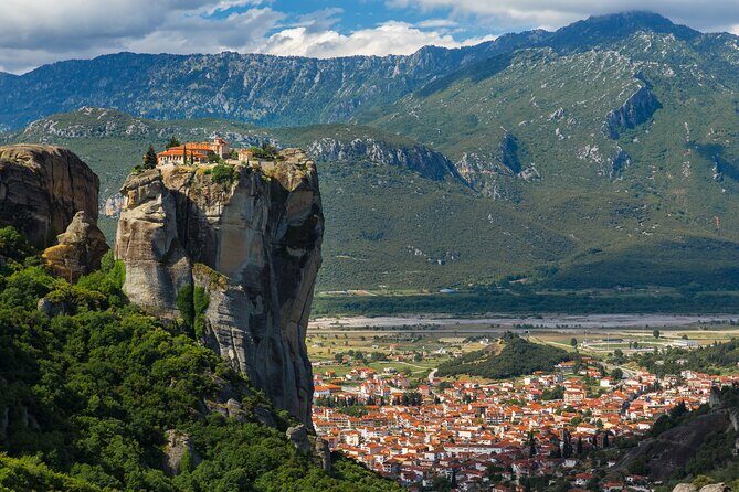 Meteora Day Trip with central Pick up & optional Lunch - Returning to Athens