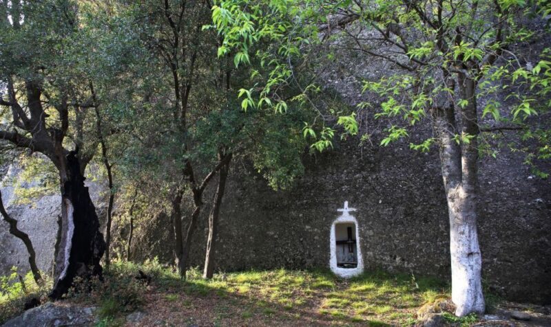 Meteora: Hiking Tour with Local Guide and Monastery Visit - The Breakdown of the Tour