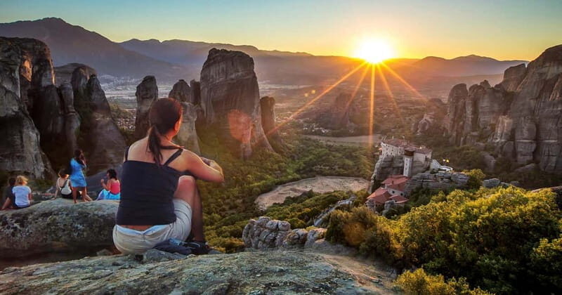 Meteora: Majestic Sunset Tour & Monasteries with Local Guide - Key Points