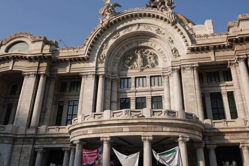 Mexico City: Exclusive Tour of Palacio de Bellas Artes - Key Points