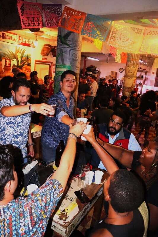 Mexico: Historic Center Nightlife Tour with Drinks - Why This Tour Works Well