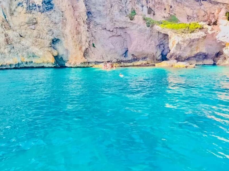Mgarr/Cirkewwa: Comino, Gozo & Blue Lagoon Private Boat Trip - Swimming & Relaxation