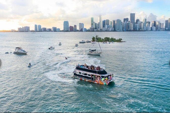 Miami Millionaire Mansions Boat Tour: Sightseeing Cruise - Who Should Consider This Tour?