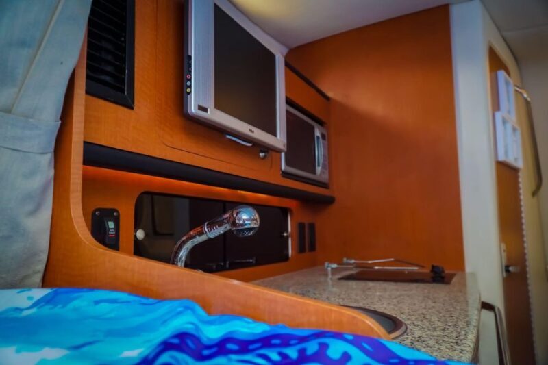 Miami: Private Boat Cruise & Guided Scenic Tour - Who Should Consider This Tour?