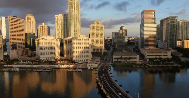 Miami: Private Walking Tour with a Local - Key Points