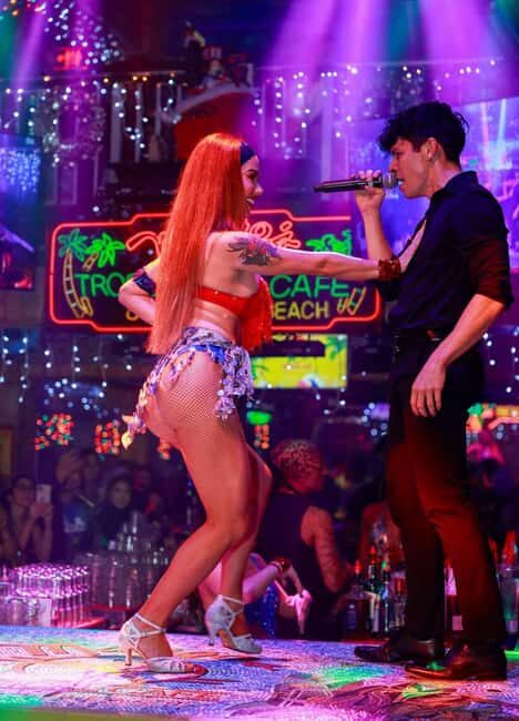 Miami Pub Crawl + Clubbing Experience - The Flexibility to Stay Longer