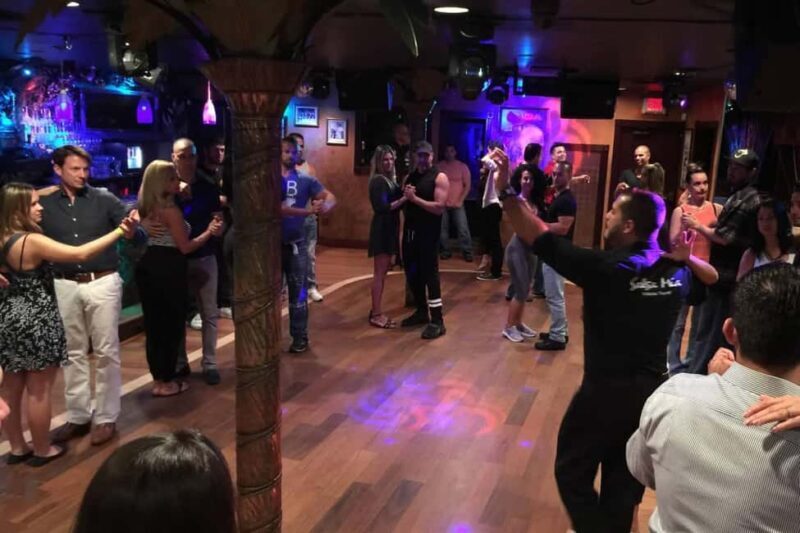 Miami: Salsa Night and Mojitos at Mango's Tropical Cafe - Key Points
