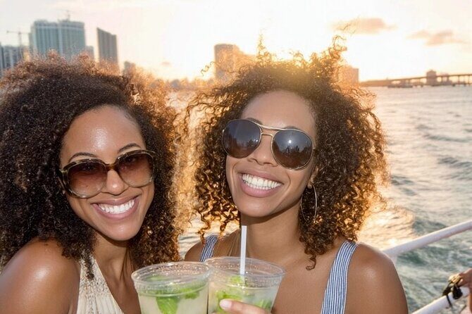 Miami Walking and Boat Tour  5-hour Combo Tour - Discovering Miami’s Landmarks with a Guided Touch