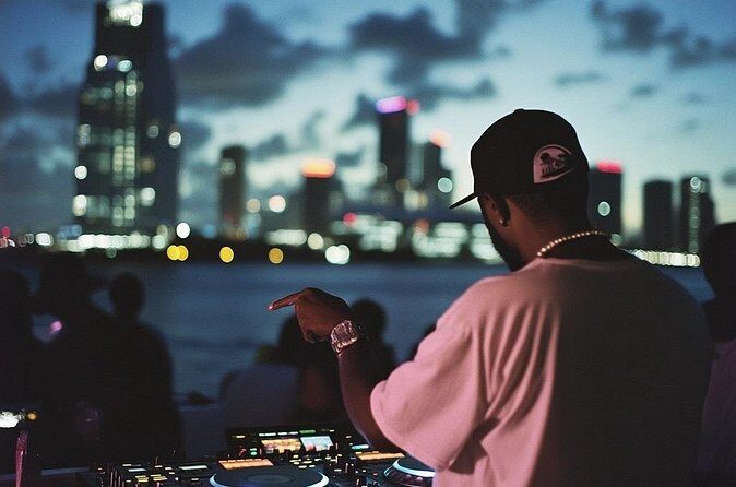 Miami's Top Yacht Party: Neon Nights with 3 Hr Open Bar Cruise - The Sum Up: Is It Worth It?