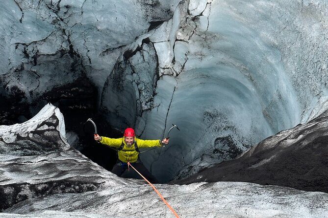 Micro group - Ice climbing at Sólheimajökull - Discovering the Ice Climbing Adventure at Sólheimajökull