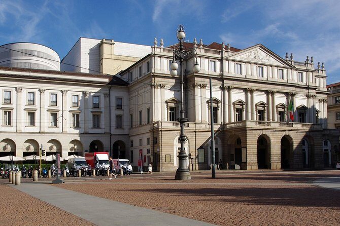 Milan by night walking experience - FAQ