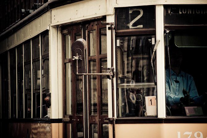 Milan City Tour by Historic Tram - Semi Private tour - Key Points