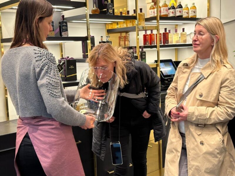 Milan: Gourmet Street Food Tour with Sightseeing and Tasting - Key Points