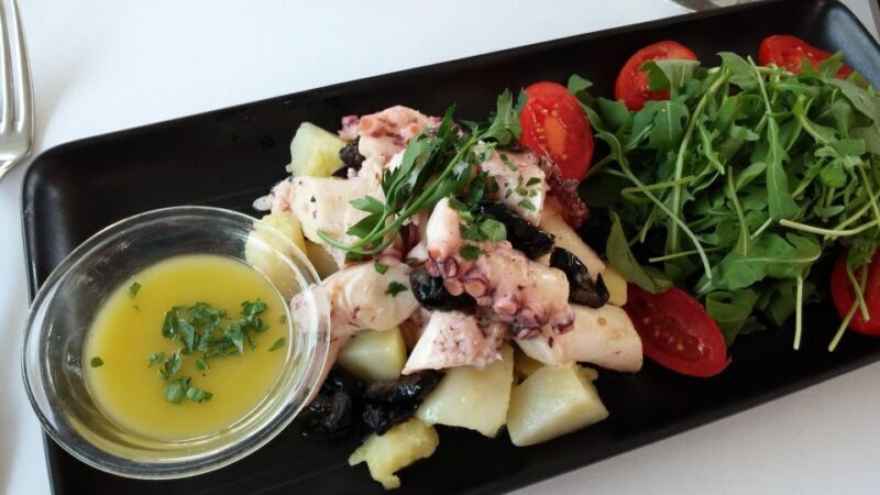 Milan: Private Sightseeing & Shopping Tour with a Local - Key Points