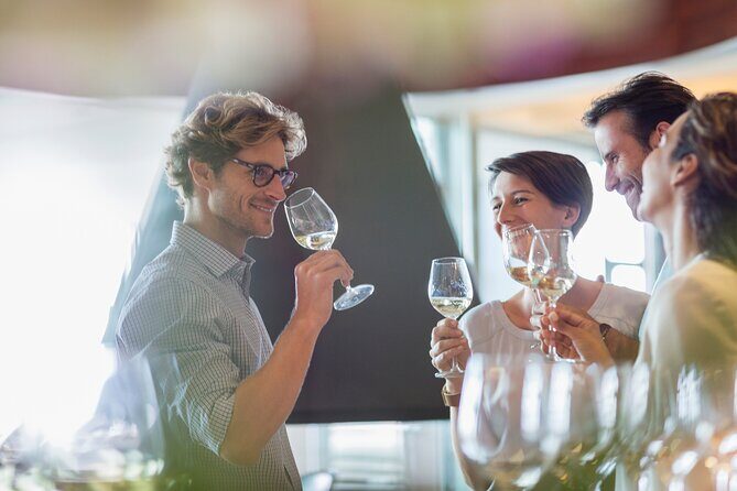 Milan Small Group: Duomo & Rooftop, Wine & Food Tasting - What Travelers Love About This Tour