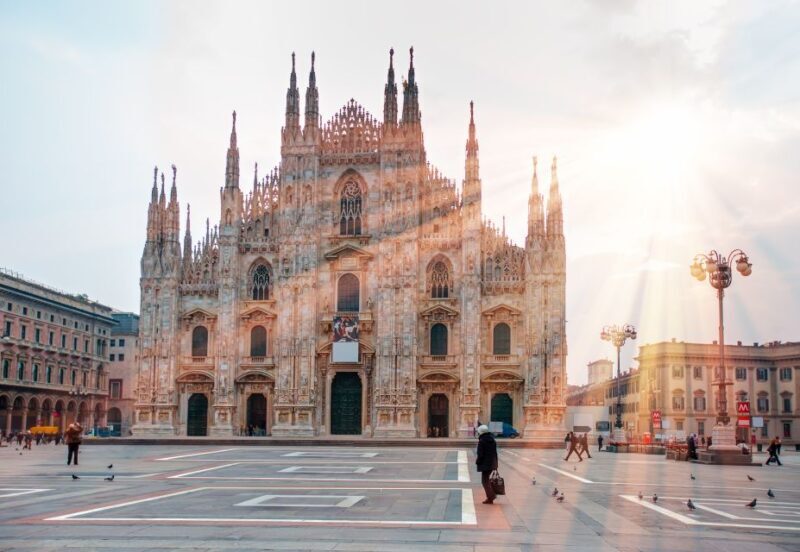 Milan: small group walking tour of the Duomo and city centre - Detailed Breakdown of the Itinerary