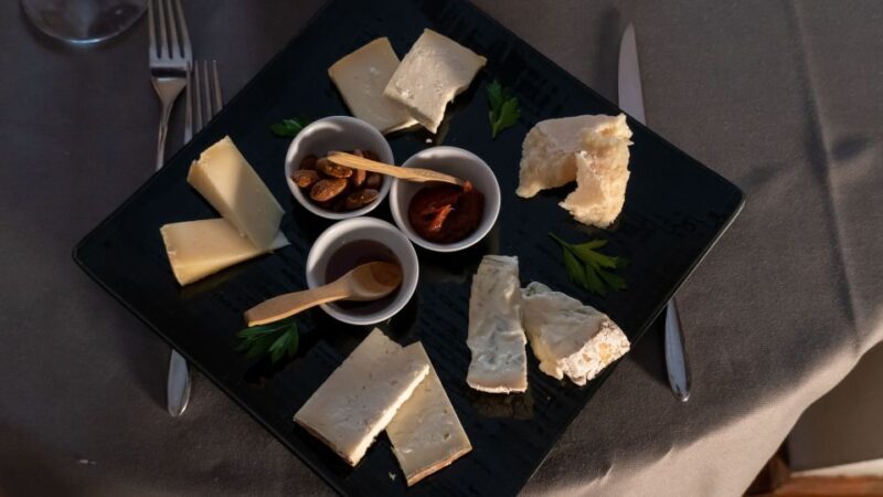 Milan: Wine Tasting Experience in the City Centre - Key Points