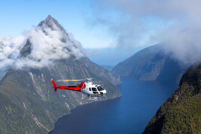 Milford Extended Helicopter Tour from Queenstown