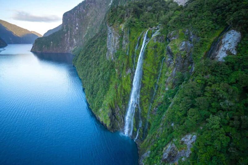 Milford Sound: Aerial Helicopter flight over Mitre Peak - What to Expect on the Flight