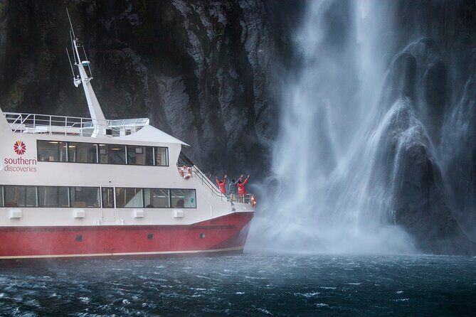 Milford Sound Flight and Cruise ex Queenstown - Key Points