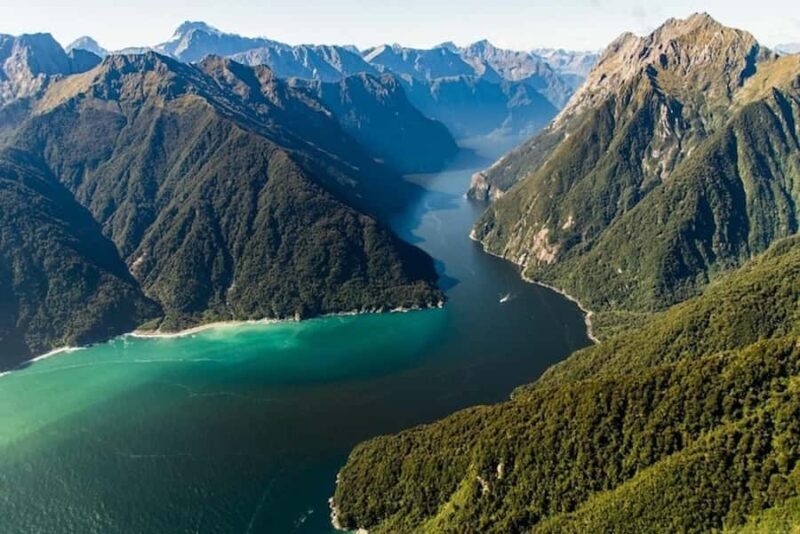 Milford Sound Helicopter Flight from Queenstown | 1.25 hours - Quick overview of this aerial adventure