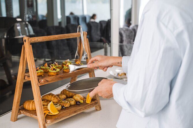 Milford Sound Nature Cruise with Cascade Room Upgrade - Key Points