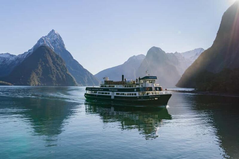 Milford Sound: Wildlife & Nature Cruises - Key Points