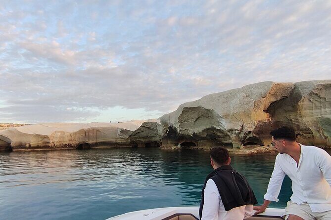Milos: Private Yacht TourKleftiko Sarakiniko Poliegos - Key Points  