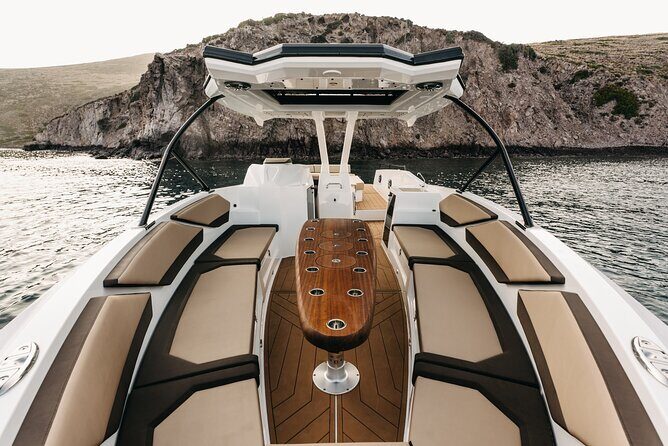 Milos: Private Yacht TourKleftiko Sarakiniko Poliegos - FAQ  