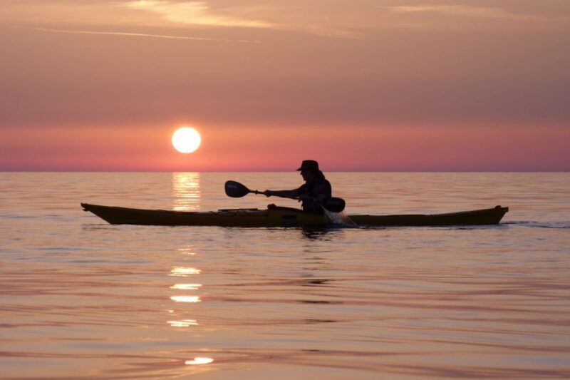 Milos: Sea Kayaking Trip at Sunset with Snack - Practical Details and Tips