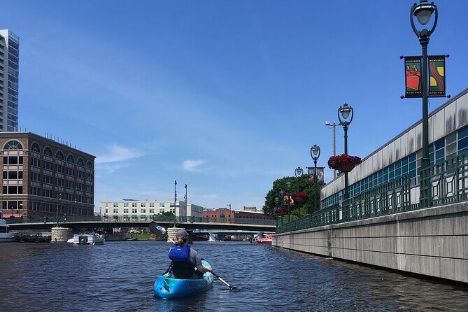 Milwaukee Cheese Curd Kayak Tour - Starting Point & Logistics 