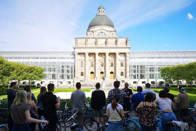 Mini Classic Bike Tour @ 4pm incl. Beer Garden & Surfers 2,5 hrs - The Authentic Experience