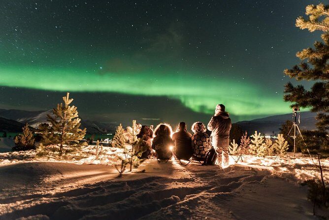 Minibus Northern Lights Chase with Photography from Tromsø - Deep Dive into the Experience