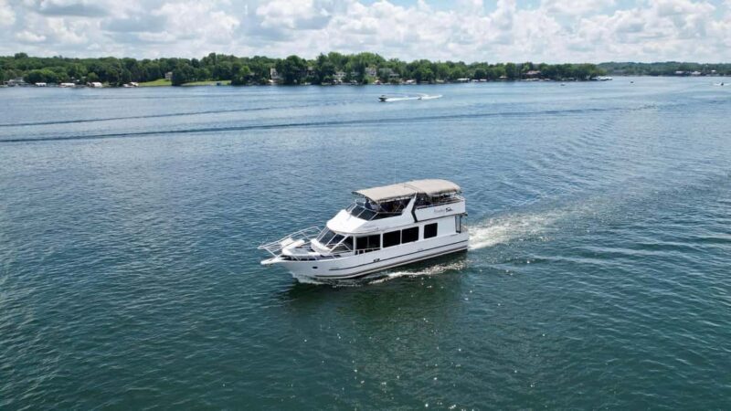 Minneapolis: Lake Minnetonka Boat Cruise with Narration - Learning the Lakes’ History