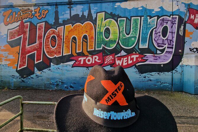 Mister X Hamburg 2h city tour, hunting & games for all ages - Key Points