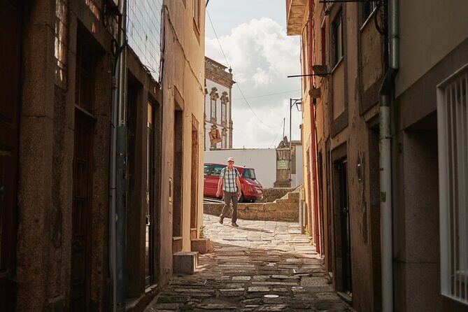 Mobile Photography through Porto hidden streets - The Sum Up