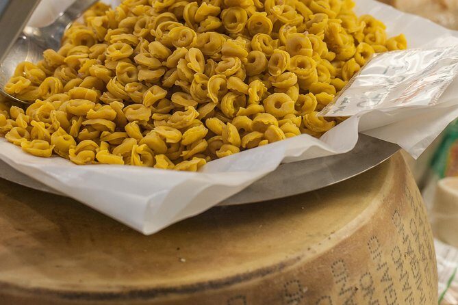 Modena city tour Walking tour in the old town - An In-Depth Look at the Modena Old Town Walking Tour