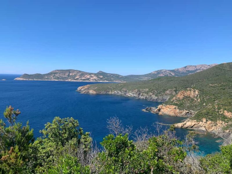 Moitié Terre, Moitié Mer - Key Points