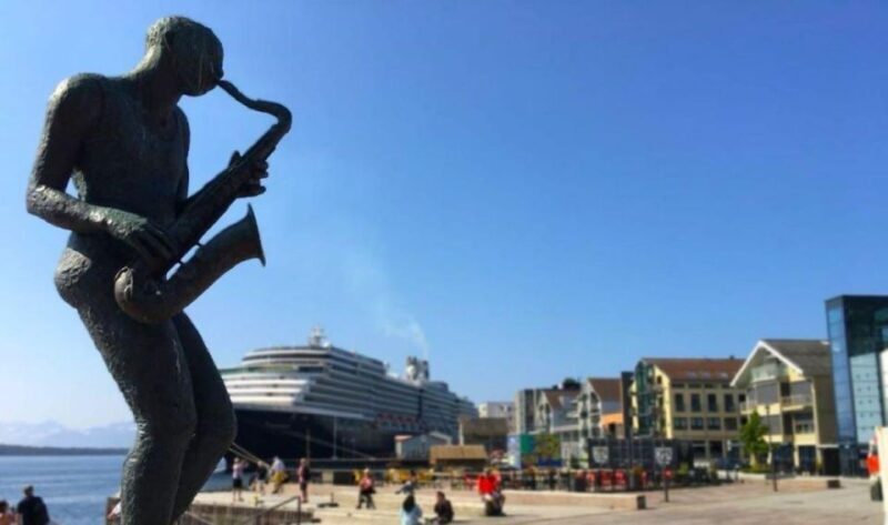 Molde: Atlantic Ocean Road & Varden Audio Guide Bus Tour - What to Expect on the Tour