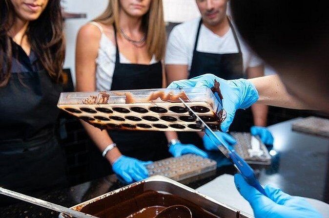 Molded Bonbons Chocolate making class in Paris (collective) - Who Will Love This Experience?