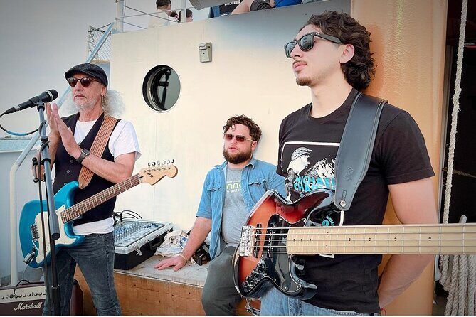 Monday Night Concert Series - Chicagos Monday Night Concert Series: A Relaxed Evening of Music and Scenic Views