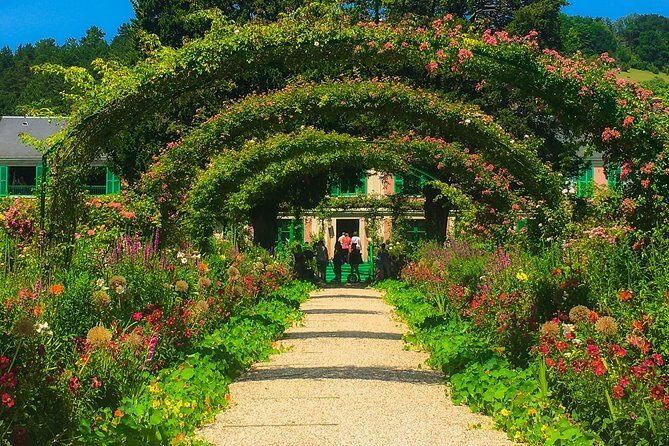 Monet's Gardens & House-Private Giverny Tour From Paris - The Itinerary Breakdown