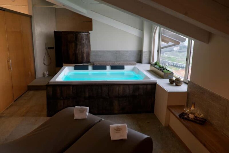 Monforte d'Alba: Jacuzzi Ritual with Wine Tasting - An In-Depth Look at the Experience
