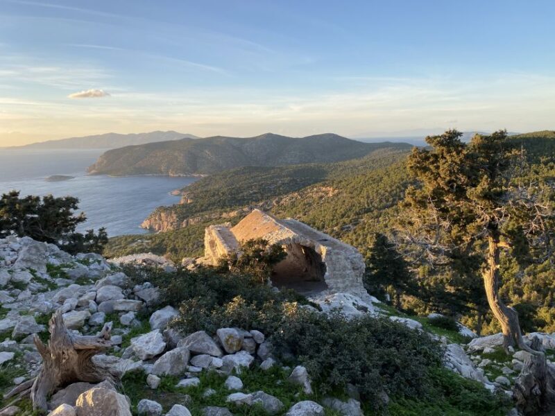 Monolithos: Small Group Hike and Sunset at Monolithos Castle - What the Reviews Say