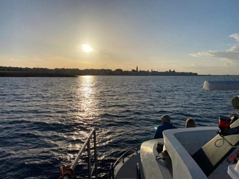 Monopoli: tour in barca a Polignano con soste e aperitivo - Key Points