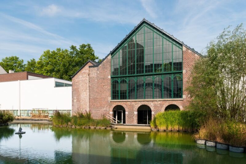 Mons : the Mons Memorial Museum - A Closer Look at the Mons Memorial Museum