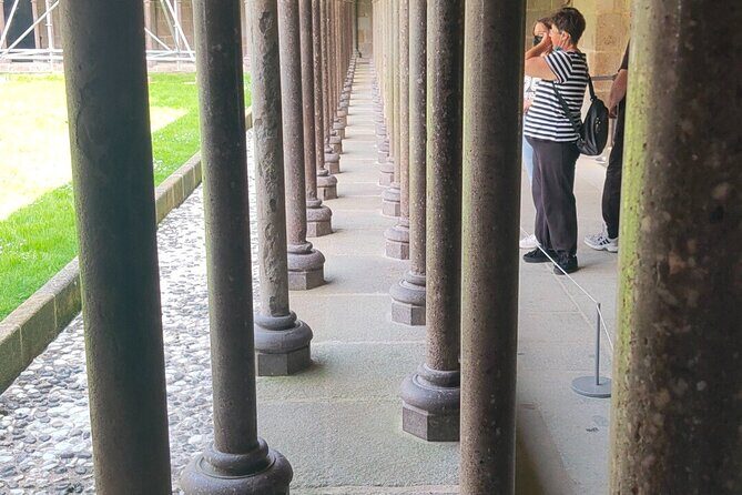 Mont-St-Michel: Private Walking Tour "Abbey Ticket Included" - References: